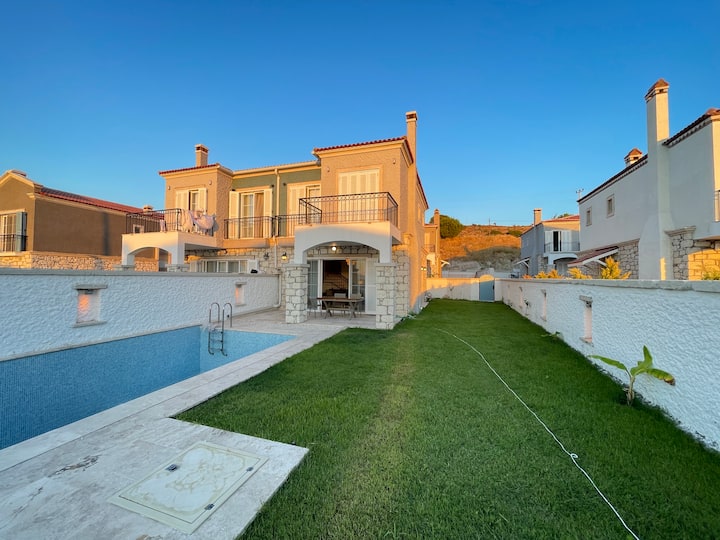 Yalı’da Denize Yakın Villa - Balıklıova
