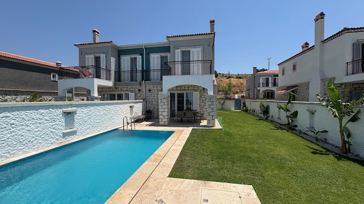 Yalı’da Denize Yakın Villa - Alaçatı