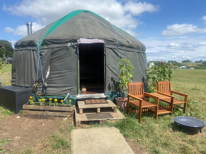 Cosy Off Grid Yurt Retreat - Glastonbury