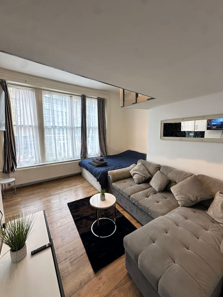 Camden Town Modern Studio. Sleeps Up To 4 - Londres