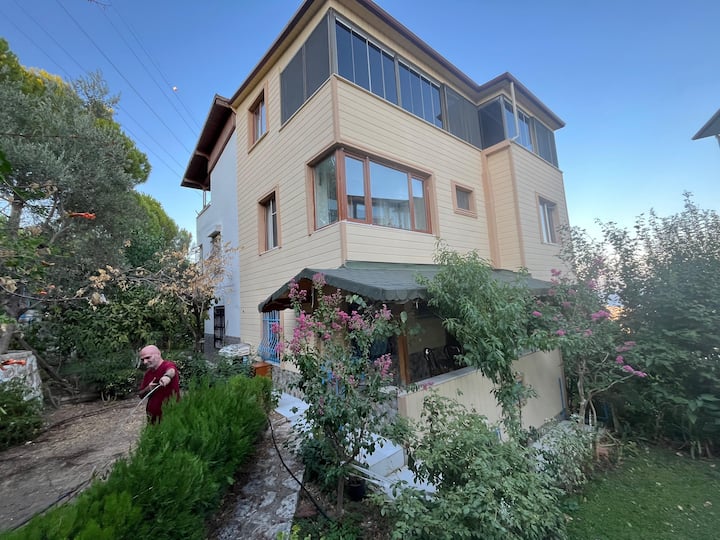 Altınoluk Teraslı Villa - Altinoluk