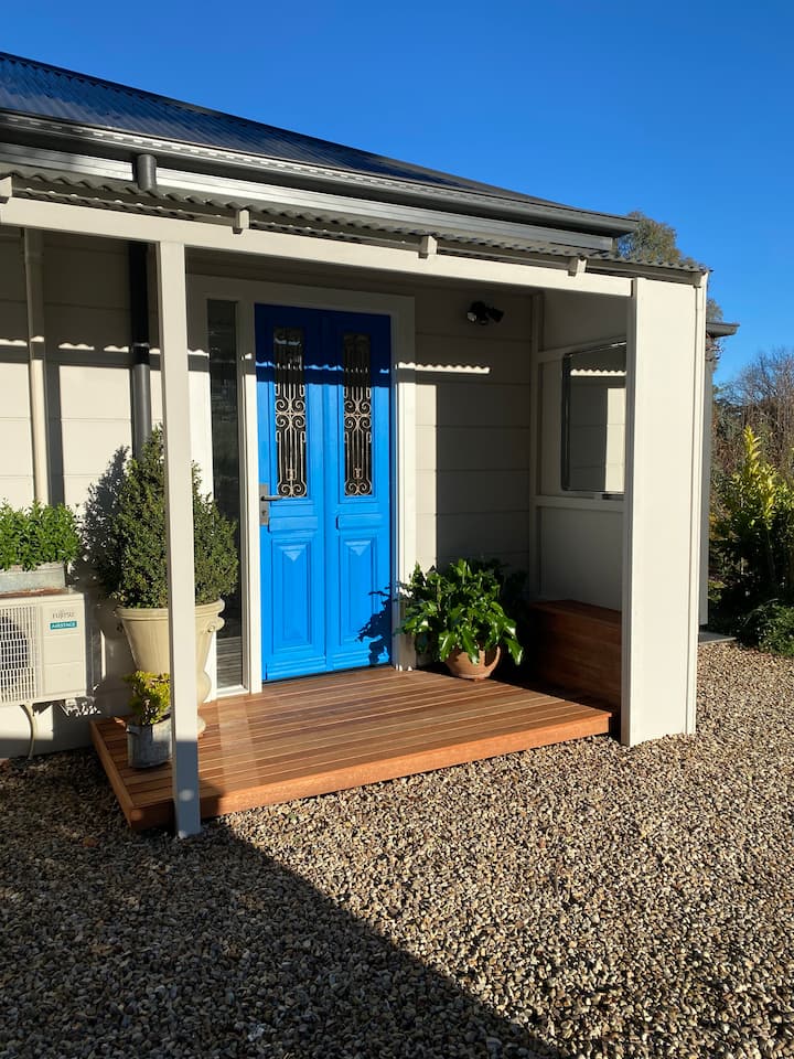 The Blue Door - Hepburn Springs