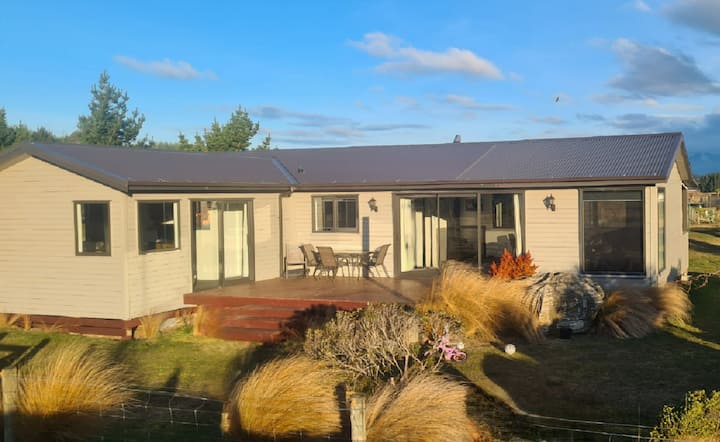 South West Country Retreat. - Te Anau