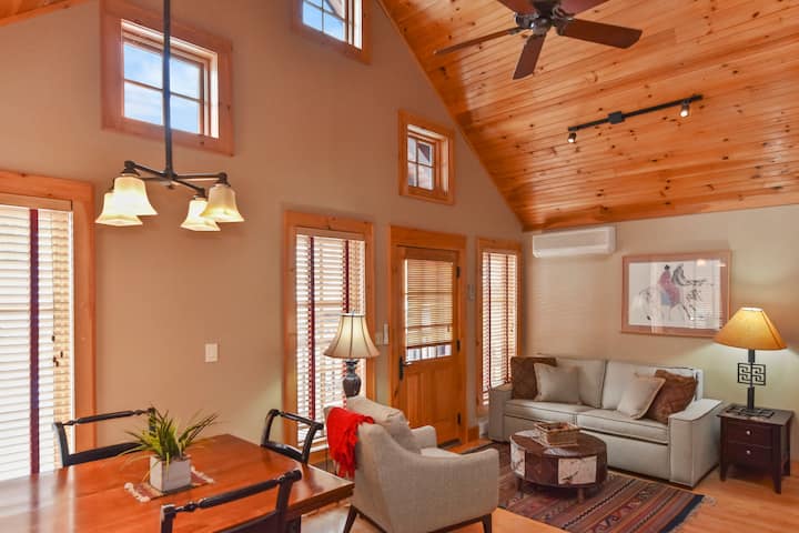 Downtown Lake Placid Loft - Lake Placid, NY