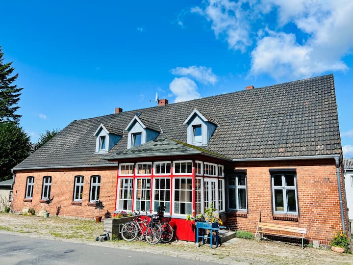 Koldi - Gruppenunterkunft, 4 Zimmer M. Eigenem Bad - Mecklenburgische Seenplatte