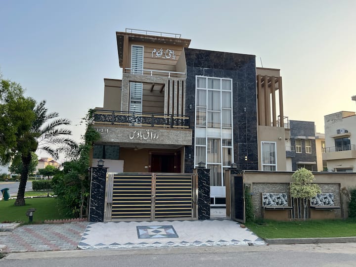 Luxury 5 Bhk House In Citi Housing Jhelum - Pakistan