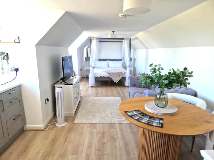 Guesthouse In The Cotswold Lakes - Cirencester