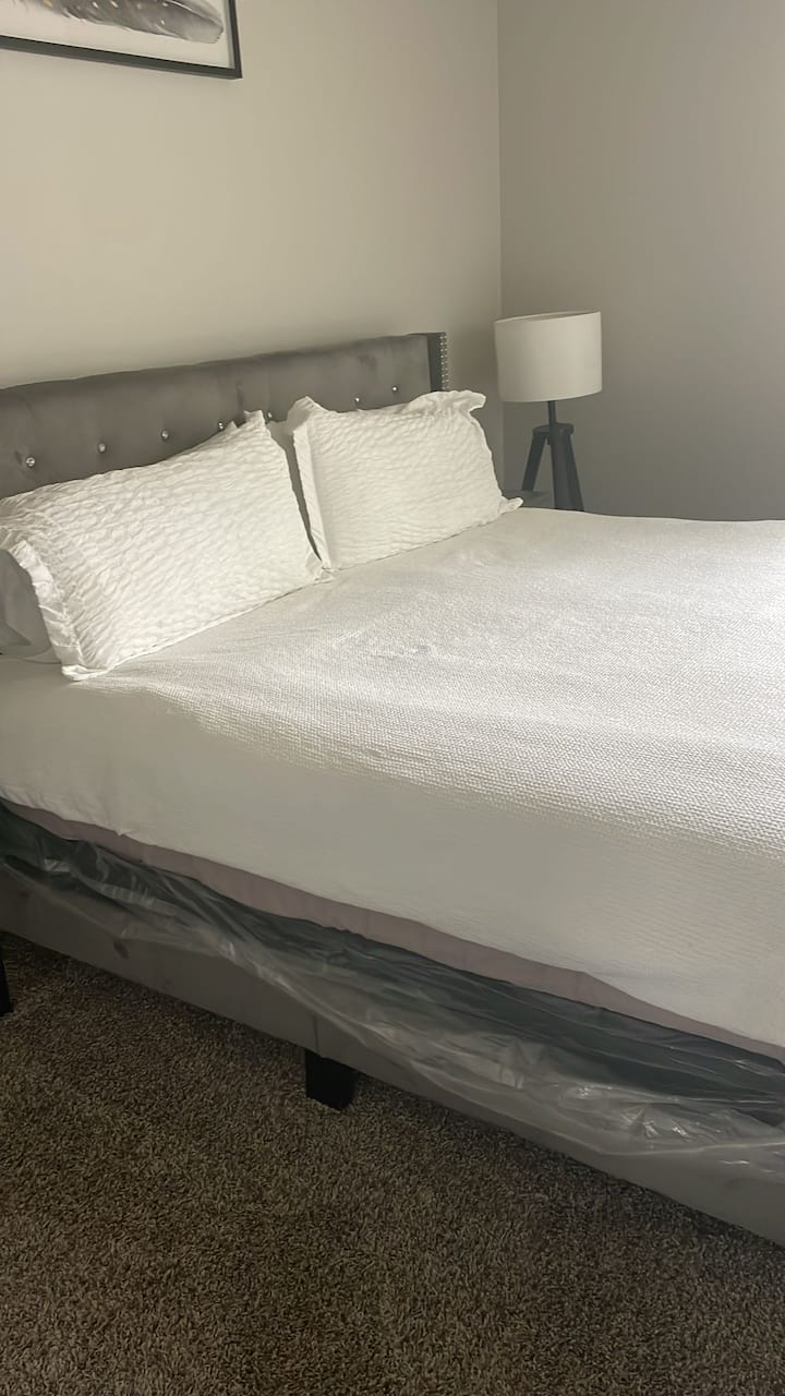 Nice Condo In Humble King-bed/pool/gym/parking - Humble, TX