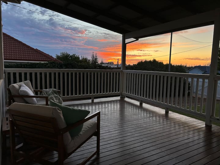 Sunset Cottage | Private Yard | Walk To Beach - 제럴턴