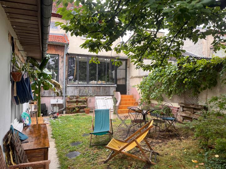 Maisonnette Avec Jardin Partagé - Paris