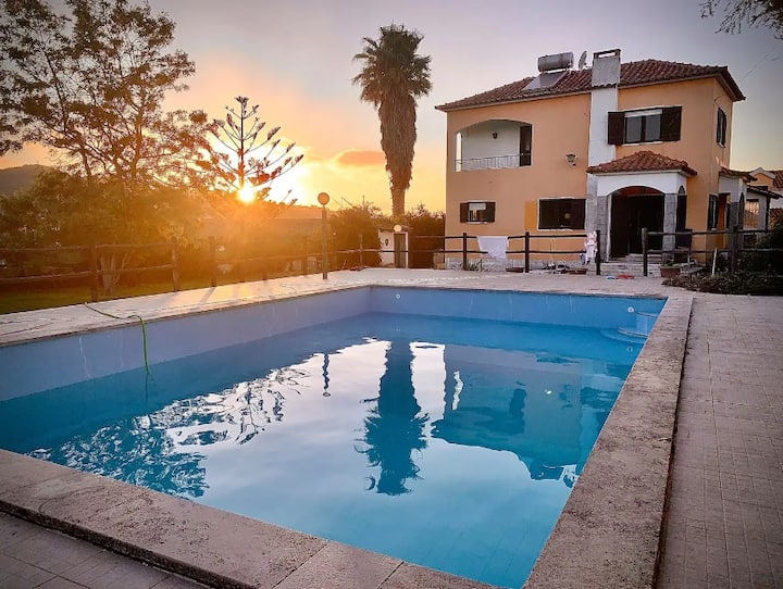 Casa Luminosa Com Piscina Perto De Mafra - Mafra