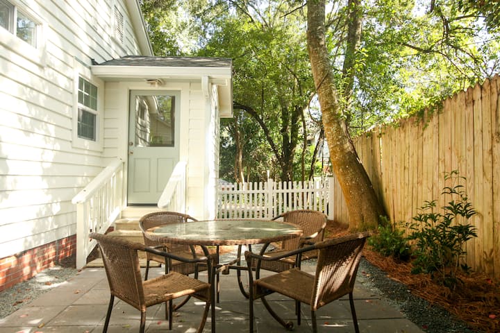 New Charming Old Town Cottage – Walk Parks/coffee - Tallahassee, FL