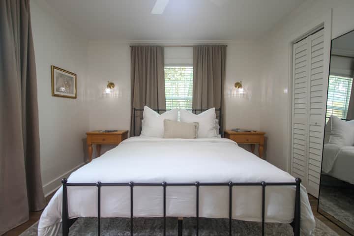 New Charming Old Town Cottage – Walk Parks/coffee - Tallahassee, FL