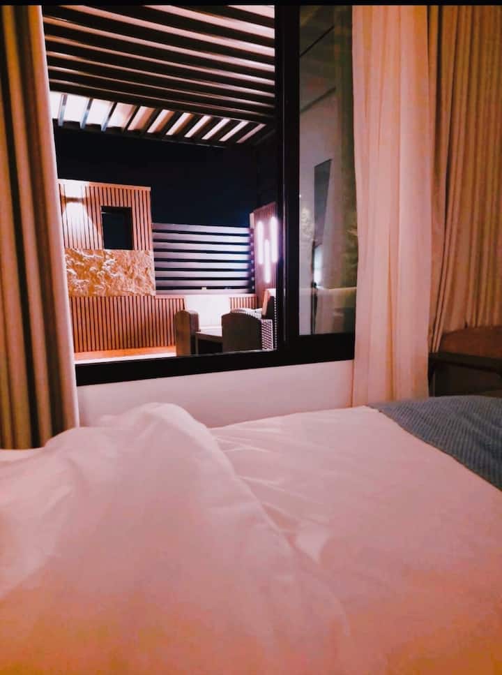 مَسّكن رَاقٍ بجلسة خارِجية وشَلال  The Golden Leaf - Arabie saoudite