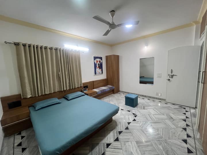 Nature's Bungalow Home Stay - Surat