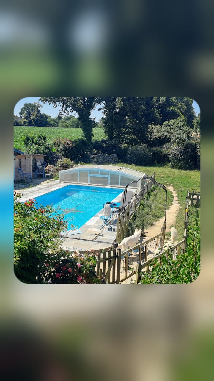 Studio Dans La Maison+ Piscine. - Pontorson