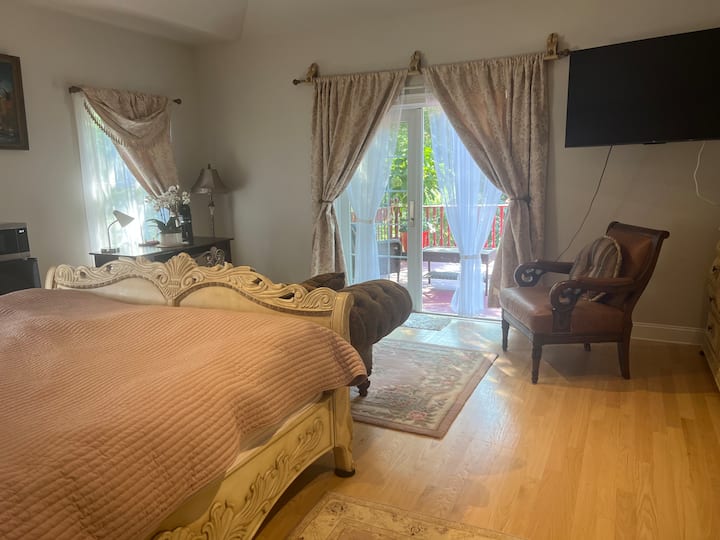One Bedroom. River View. Patio - Chatham, NJ