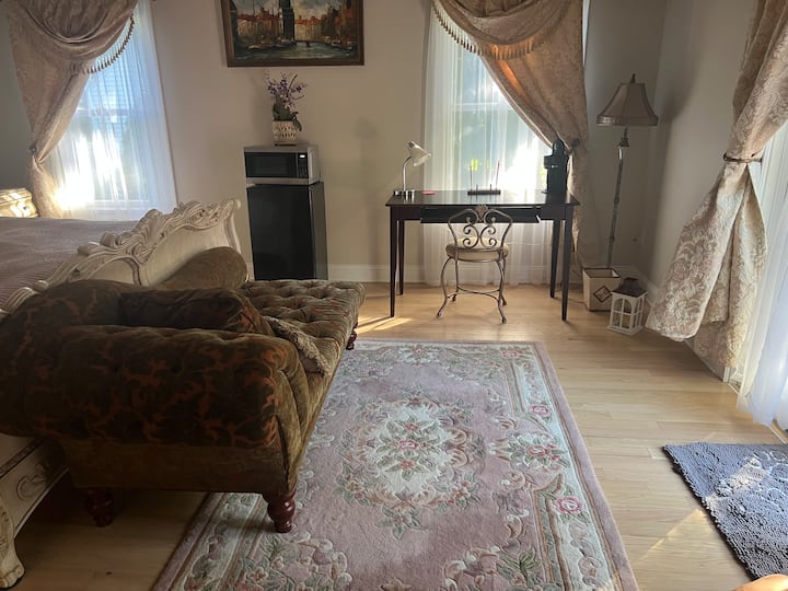 One Bedroom. River View. Patio - Chatham, NJ