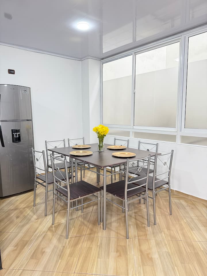 Amplio Y Moderno Apartamento - La Mesa