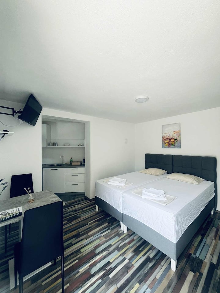 400 Meters From Old Bridge - Mostar