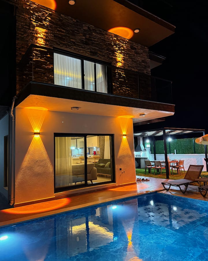 Villa Aleyna Denize 5 Dk Mesafede - Fethiye