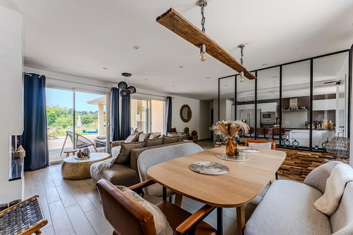 Maison Entre-deux-mers, Au Milieu Des Vignes. - Créon