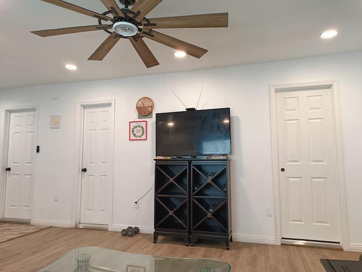 Junior Adu 2b1b
640 Square Feet
独栋别墅后院 - West Covina, CA