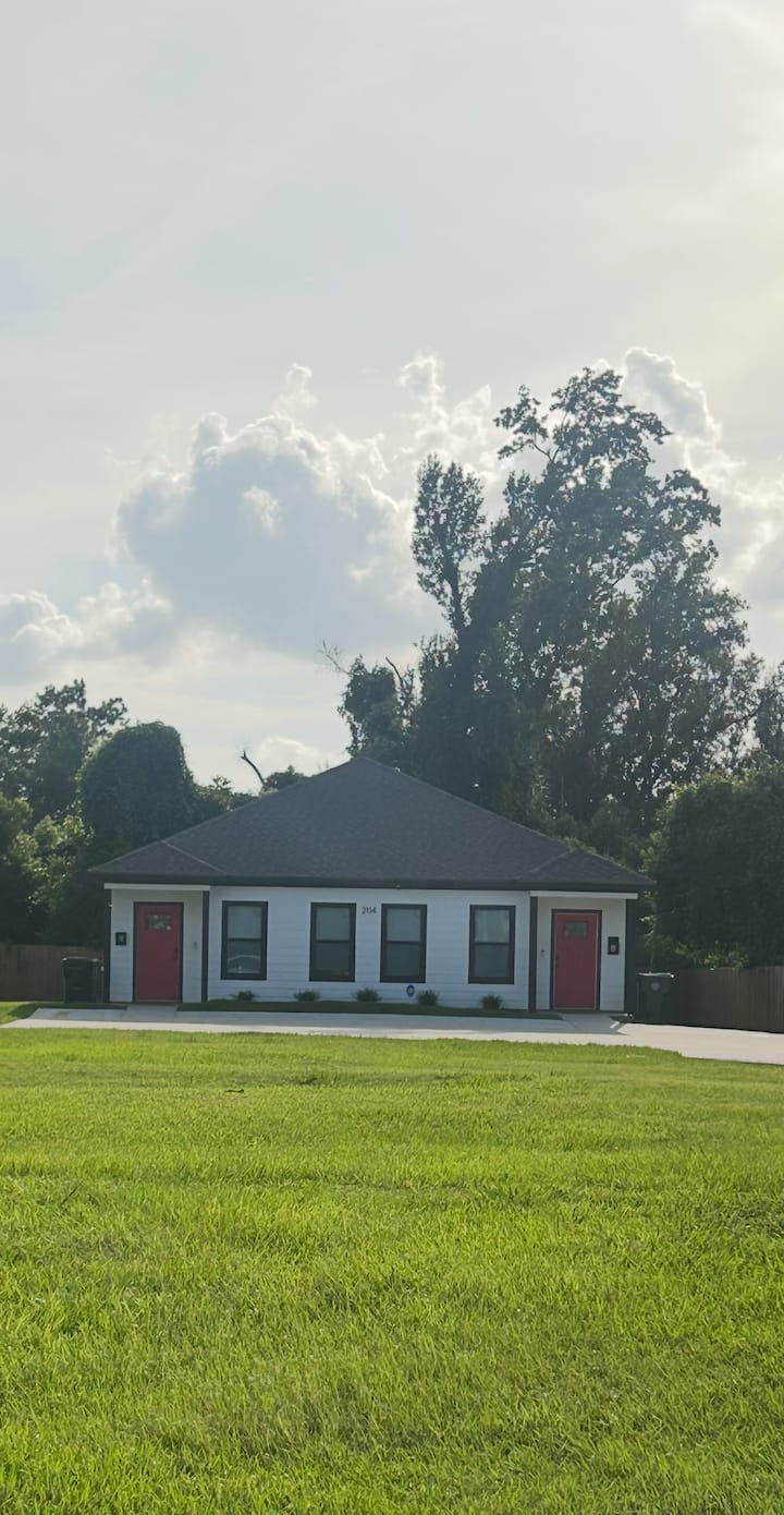 The Red Door Retreat - Lake Charles, LA