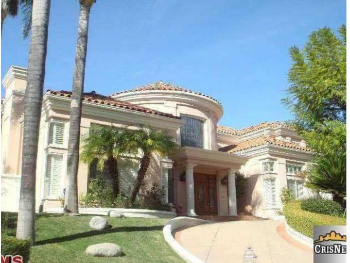 Cababasa House For You - Agoura Hills, CA