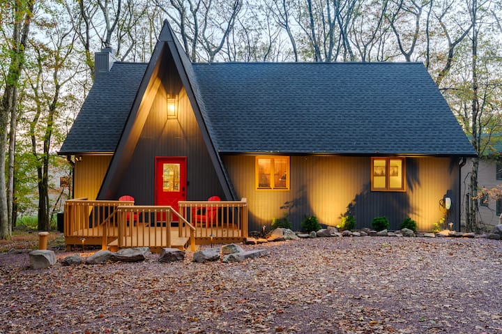 Upscale A-frame Retreat | Hot Tub & Ev Charger - Lake Harmony, PA