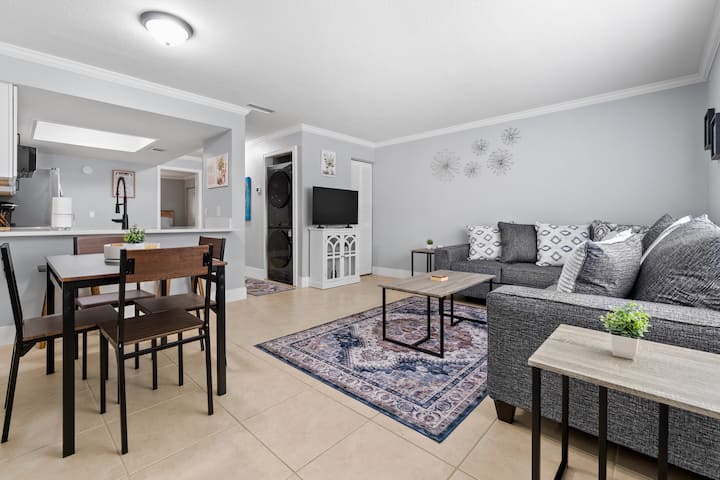 Bayshore Hyde-away, 1st Floor (2 Queen Beds) - Tampa, FL