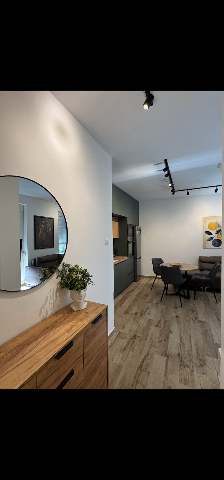 Green Apartment With Parking - Novi Sad