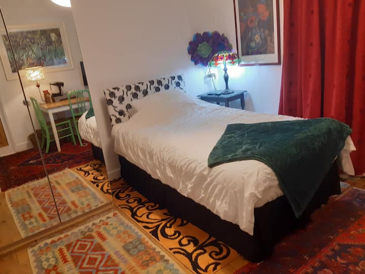 4ft Double Quiet, Town Centre - Llangollen
