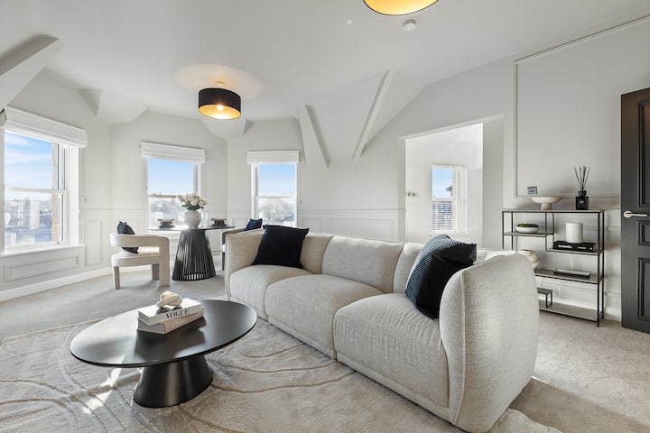 5 Mins To Town Centre | 1 Bed Luxury Penthouse - Harrogate