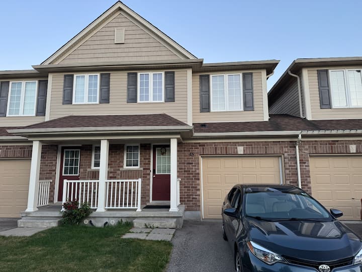 Charming 3bedroom 2.5bath House - Kitchener