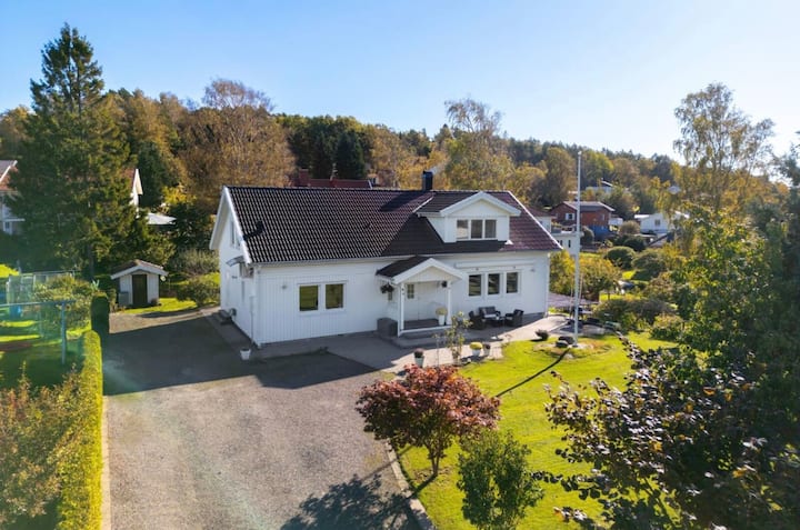 Modern Villa Near City & Nature - Göteborg