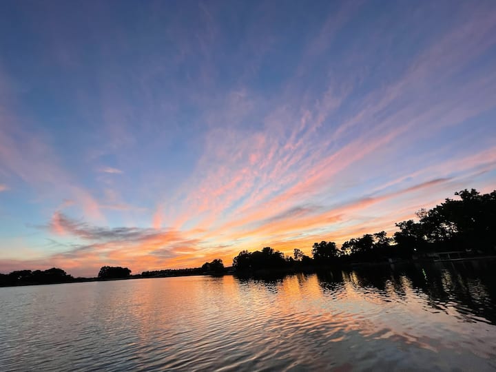 Peaceful Lakefront Retreat - Binder Park Zoo, Battle Creek