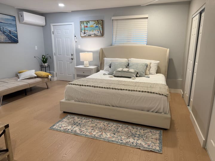 Cozy Beachside 1br Retreat— Hb, - Stanton, CA