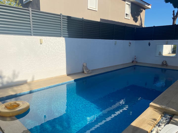 Alaçatı Ilıcada Havuzlu Villa - Alaçatı