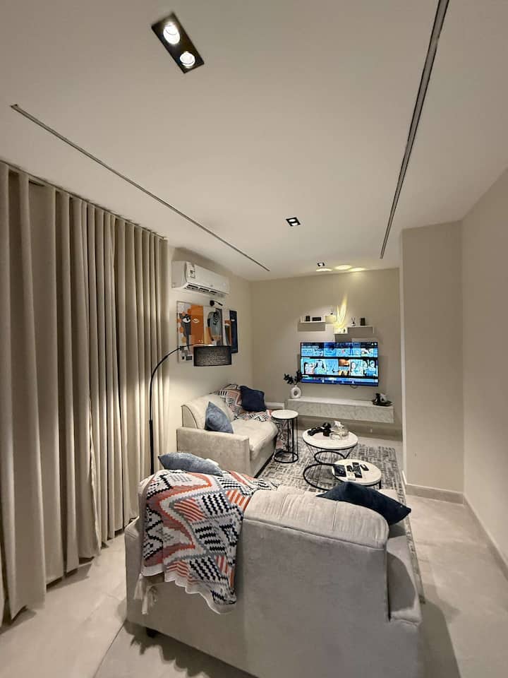 شقه بغرفة نوم وصاله بتصميم هادئ - Riyadh