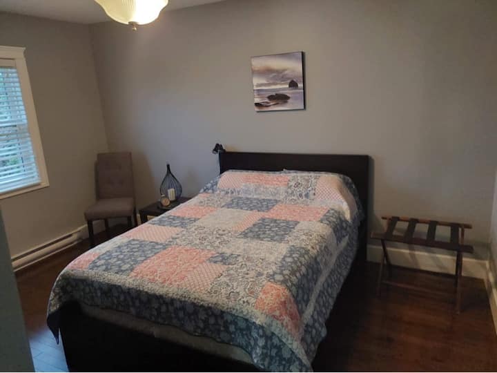 Clean/cozy Room In Vacation Home - Clarenville