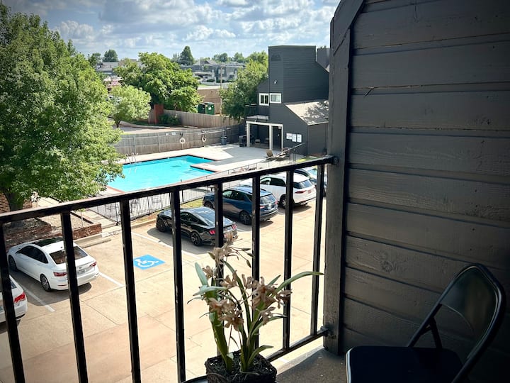 2br 2ba Gated Condo, Pool View - Oklahoma City, OK