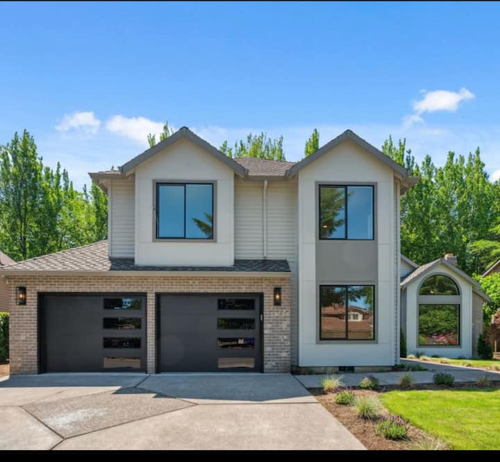 Luxury Upscale Retreat-fully Remodeled Nearairport - Gresham, OR
