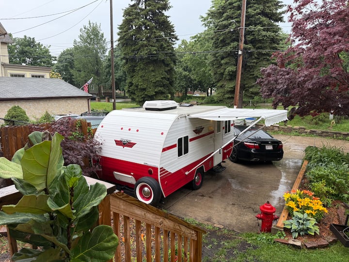Retro Classic Camper - Milwaukee, WI