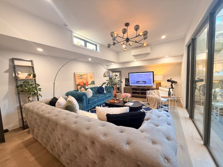 5 Bedroom 3 Bathrooms & Spa Bath - Melbourne