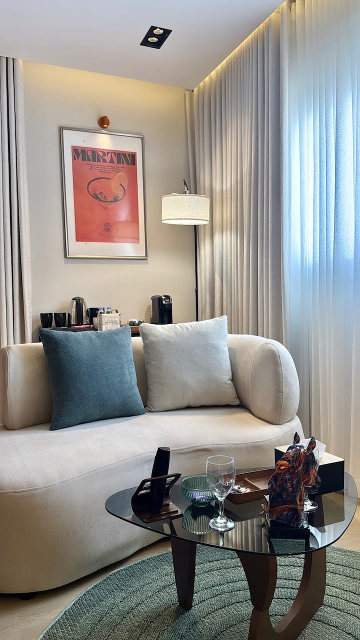 استوديو أنيق بجلسة منفصلة عن السرير - Riyadh