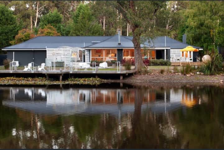 The Pond House Trentham - Trentham
