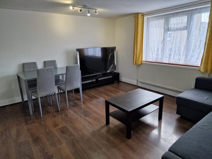Modern 2 Bedroom Flat Near Southall Station London - Hayes