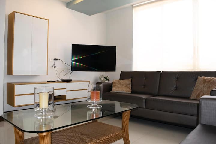 Plaza Mayor, Apartamento Grande. - Medellín