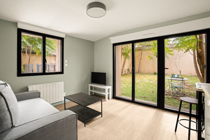 Le Jardin Des Sens - ibis budget Lyon Villeurbanne